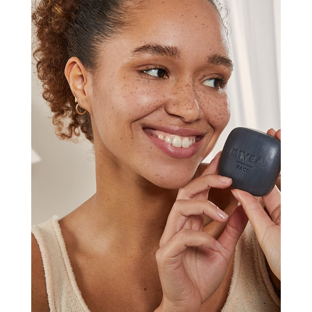 Nivea Naturally Clean Exfoliating Face Cleansing Bar 75g México