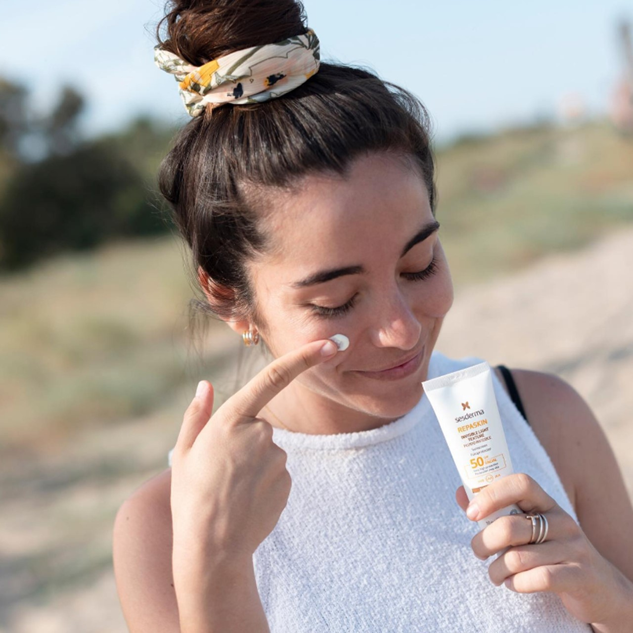 Sesderma Repaskin Invisible Light Texture Facial Sunscreen Spf50 50Ml ...